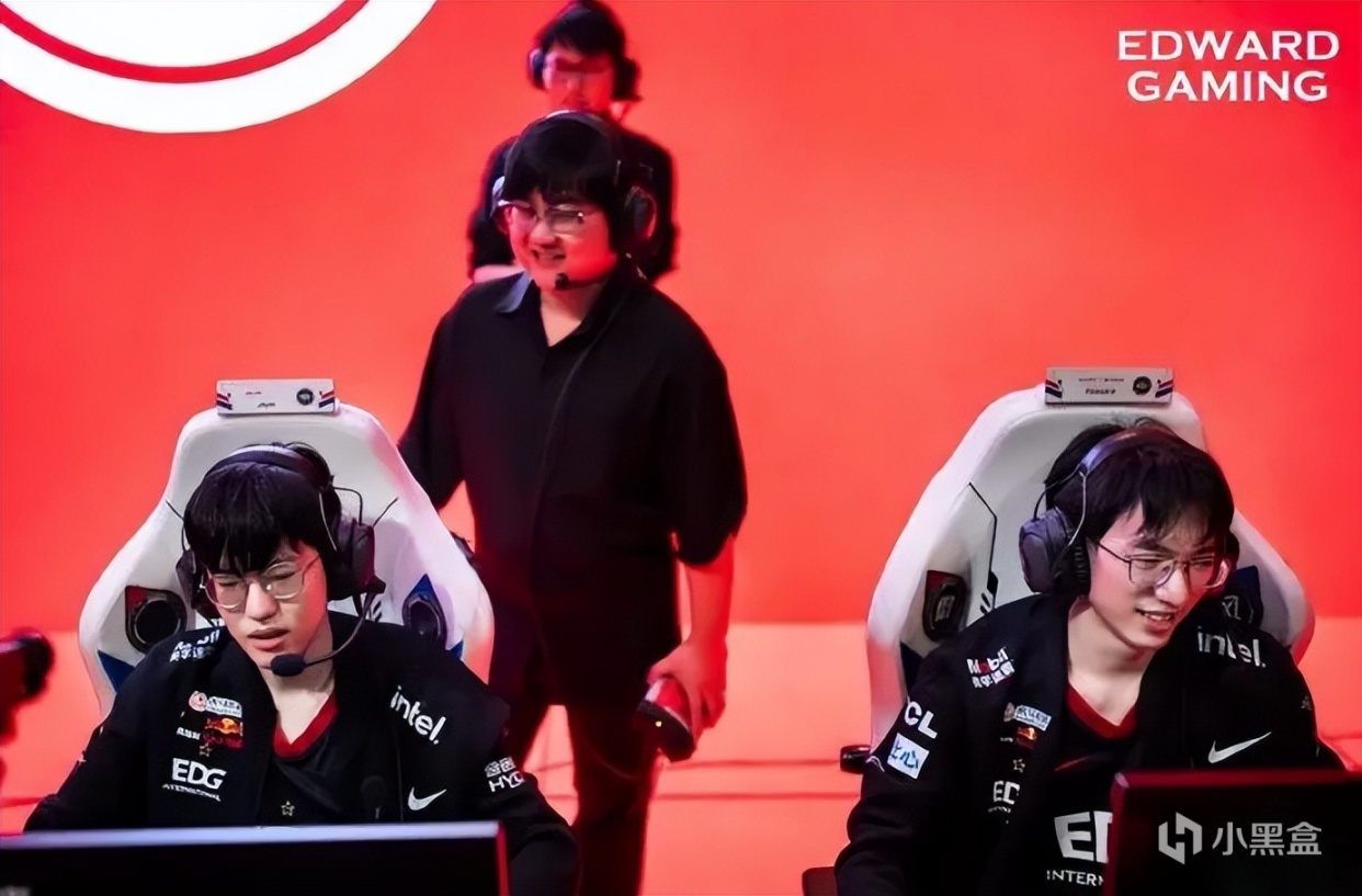 【英雄联盟】双C完美发挥，EDG力克RNG成功拿到复活甲-3楼猫