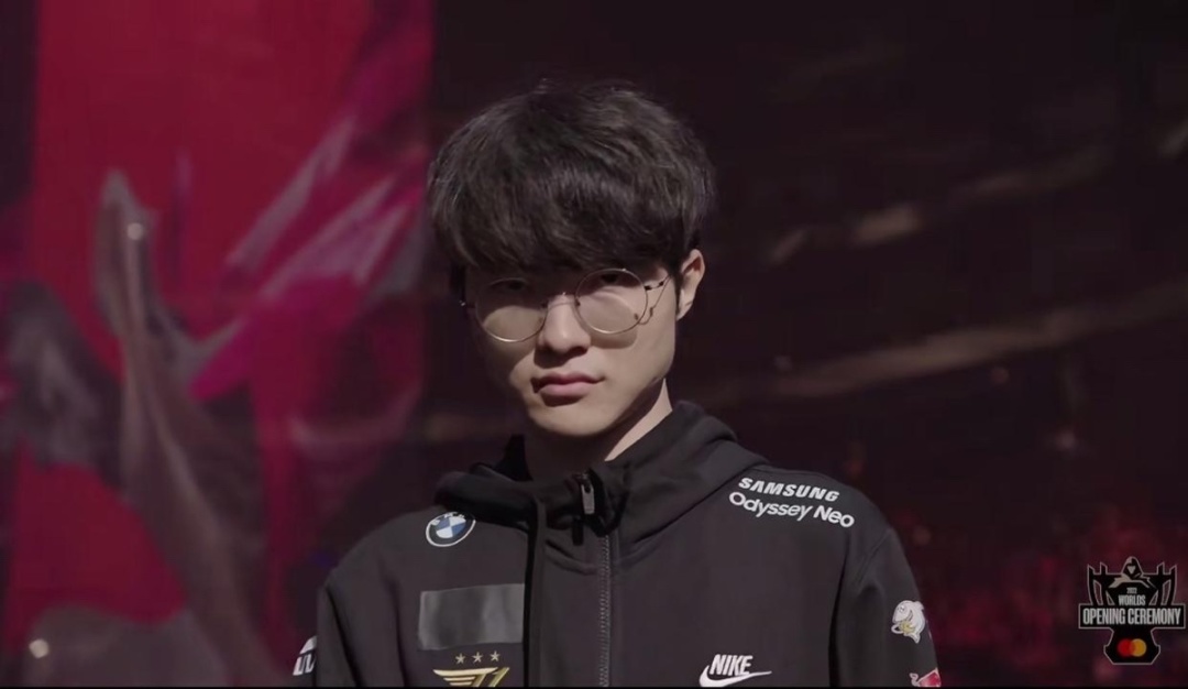 【英雄联盟】Faker完美发挥，小吕布神级抢龙！T1全线碾压，首局轻松击败DRX-3楼猫