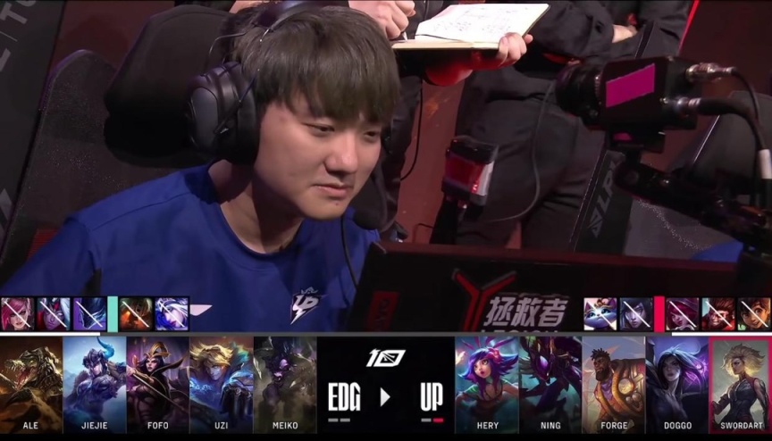 【英雄联盟】Uzi实力倒退五年，打出LPL最高击杀，赛后语音公开，Fofo当场道歉-3楼猫