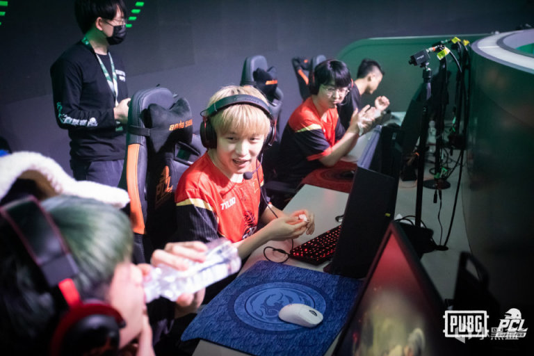 【绝地求生】4AM公布决赛首发阵容，17新人被换下，NH和天霸能否晋级PGS2？-3楼猫