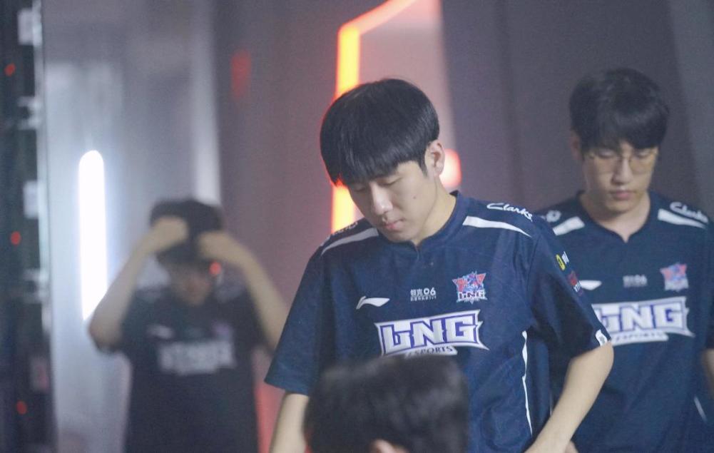 【英雄联盟】Yagao哑火，Elk低迷！JDG七擒BLG，拿下首张门票-3楼猫