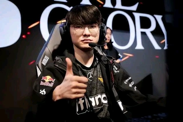 【英雄联盟】S赛四强焦点战，JDG复仇对决T1，LPL锁定冠军的一战?-3楼猫