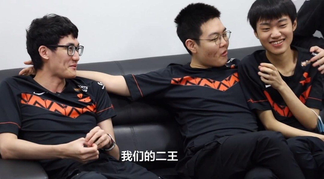 【英雄联盟】LPL：369和Ming组队，TES新配置被公开，下路JKL，还是绝对核心-3楼猫