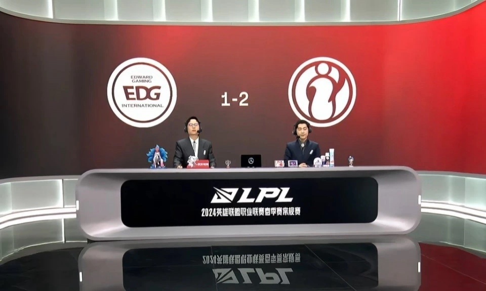 【英雄联盟】厂长BP真不行！EDG败给IG后，官博炸了！粉丝怒斥：屎一样的BP-3楼猫