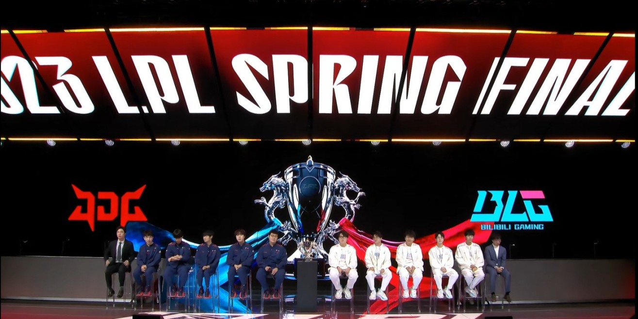 【英雄联盟】联盟日报:LPL决赛明日进行;BeryL拍原神/披萨联动广告-3楼猫